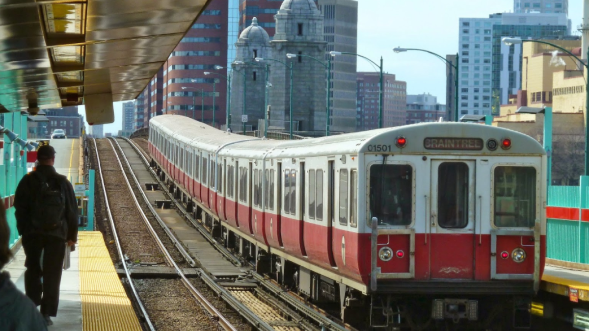 MBTA Red Line Delays Today: Bus Service Between Harvard and Park Street ...