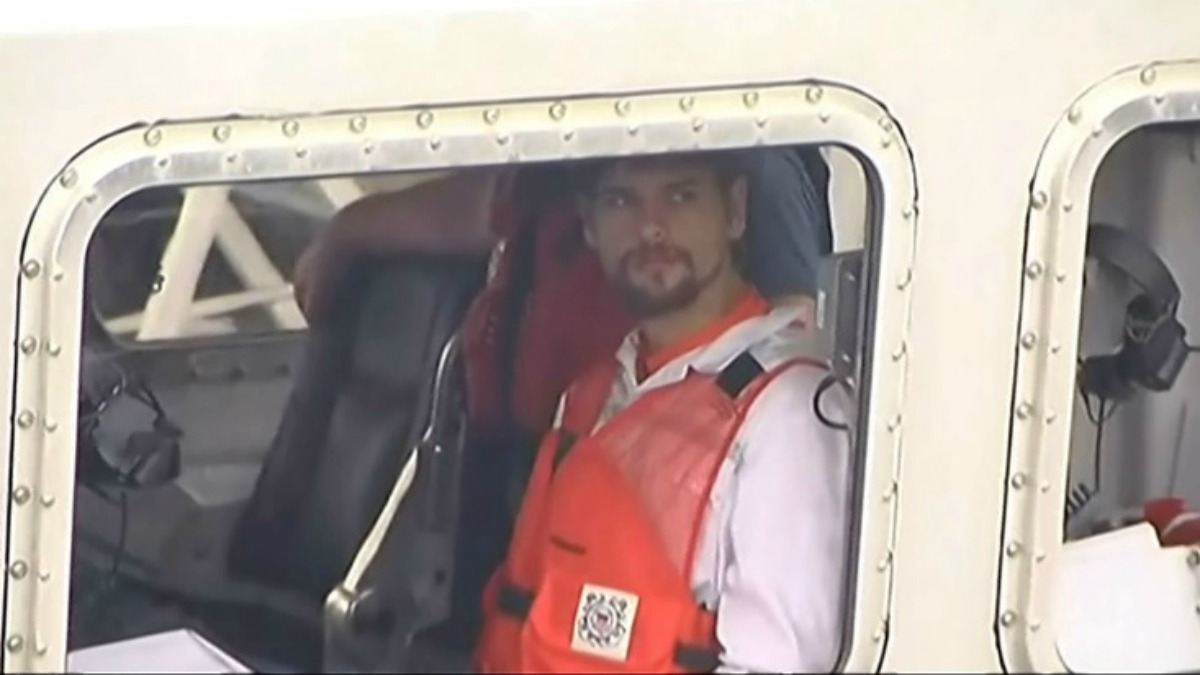 Nathan Carman, charged with killing his mom at sea, dies in NH jail ...