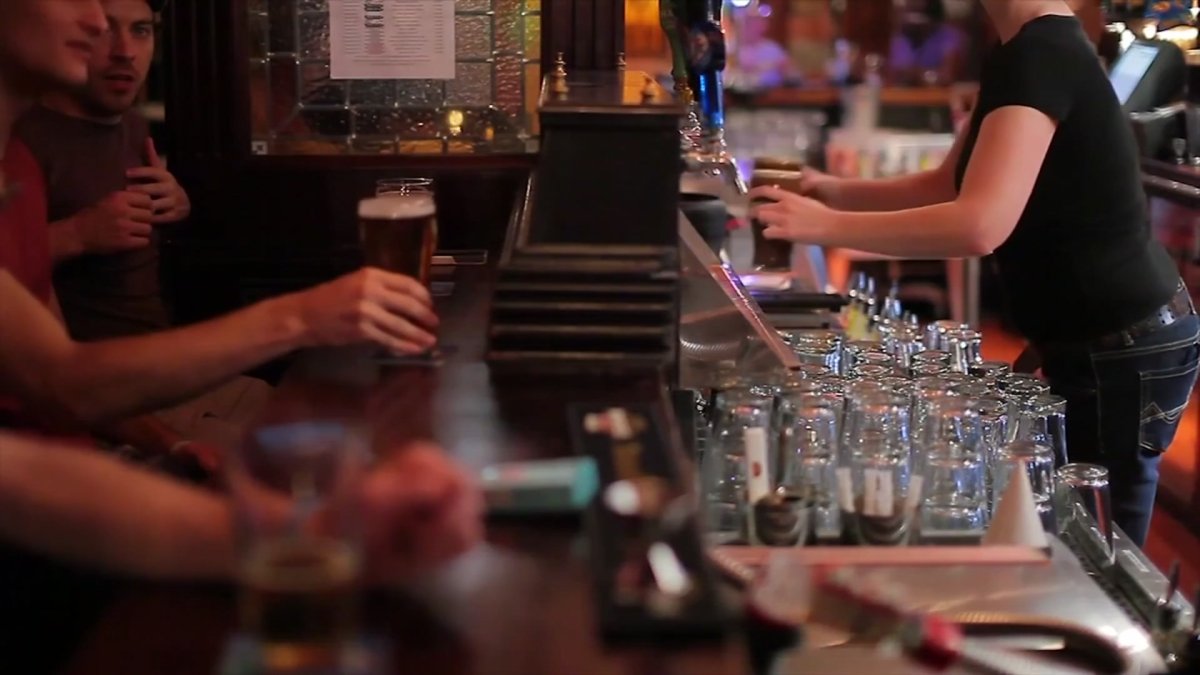 Bars Quietly Moved To Last Phase of Reopening in Mass. – NBC Boston