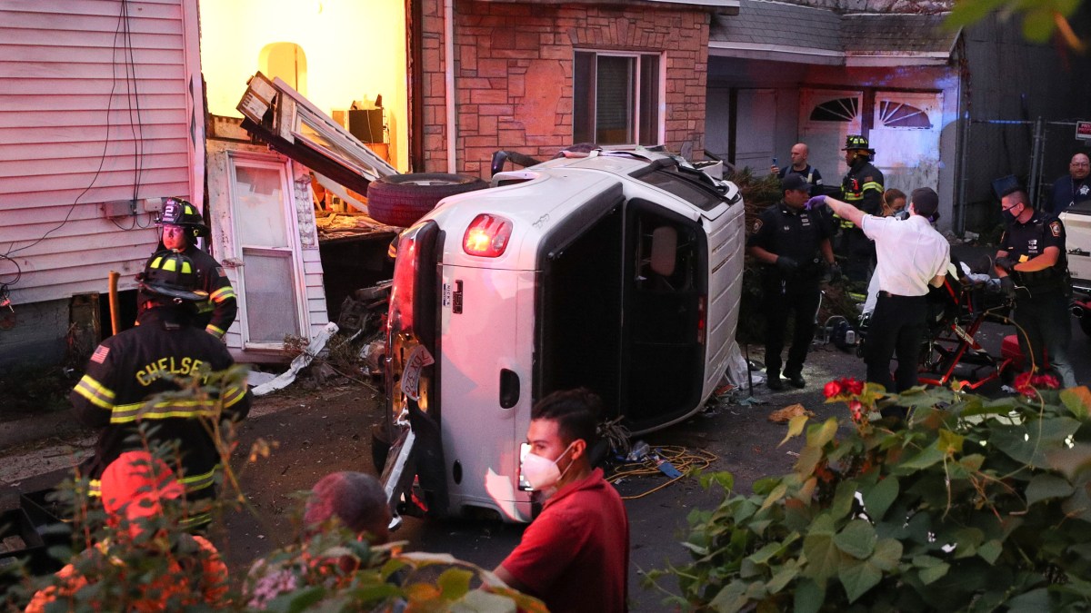 Car Crashes into Chelsea Home – NBC Boston