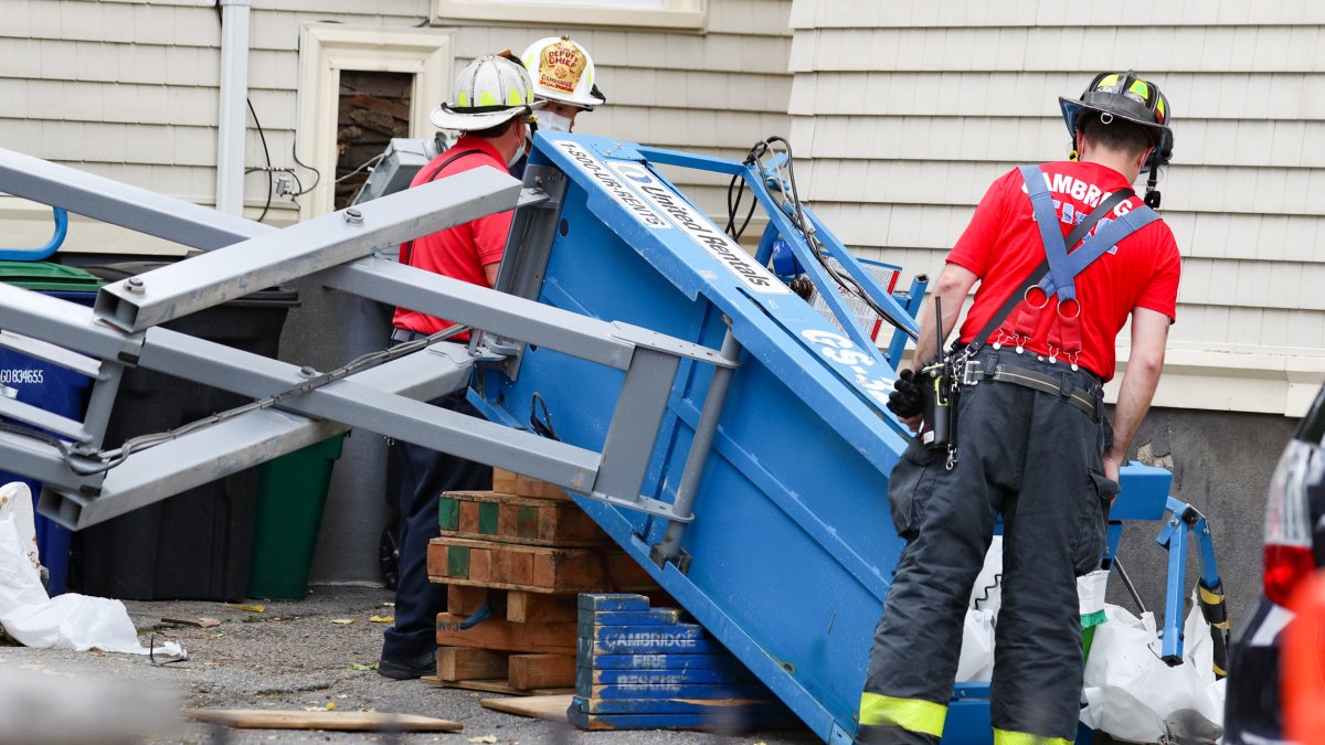 2 Workers Injured in Cambridge Crane Collapse – NBC Boston