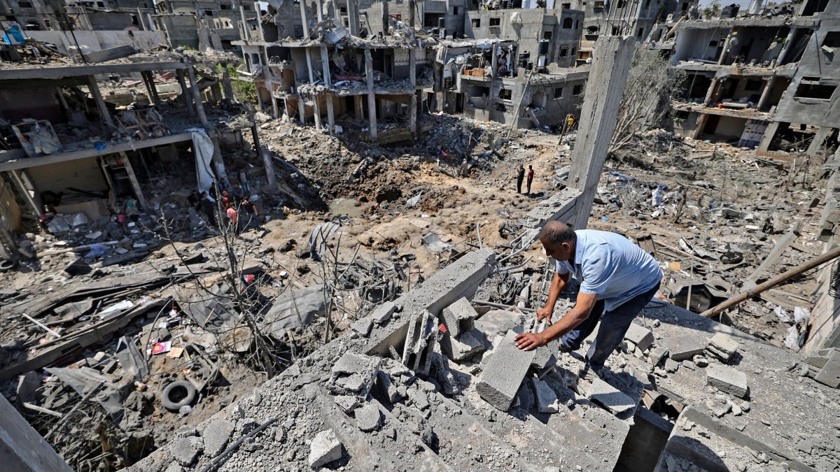 Israeli Strike On Gaza Kills 10 Unrest Spreads To West Bank Nbc Boston