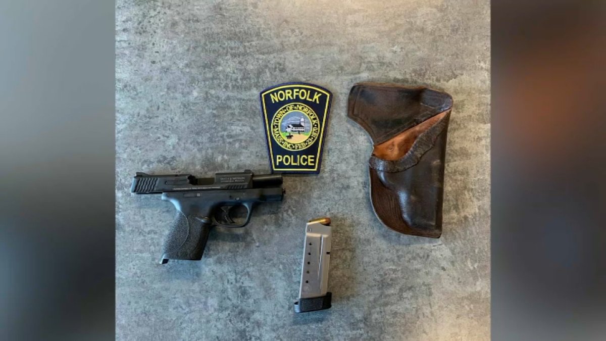 Norfolk Students Find School Bus Driver’s Gun on Bus: DA – NBC Boston