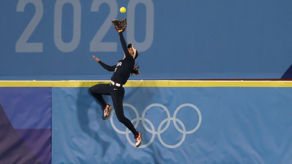 Watch Janie Reed’s Insane Home Run Robbery in Gold Medal Game – NBC Boston