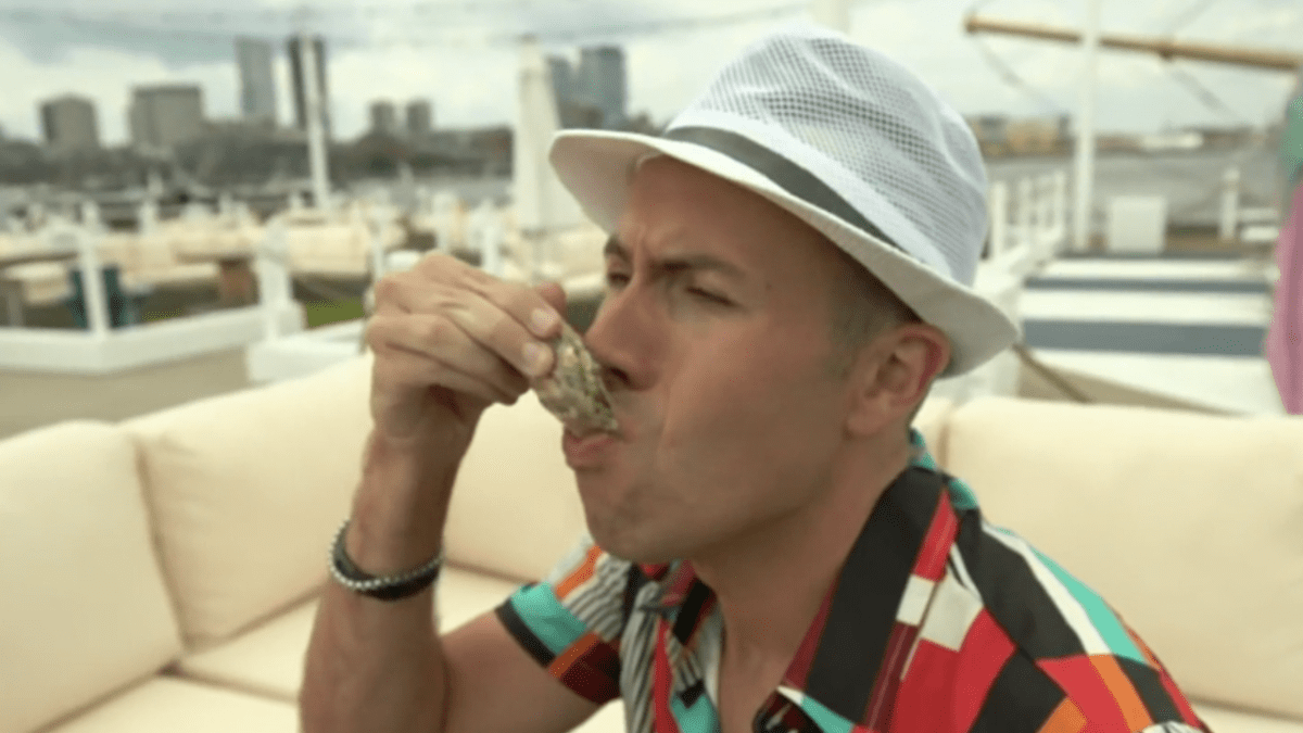 Trying an Oyster For The First Time on Live TV – NBC Boston