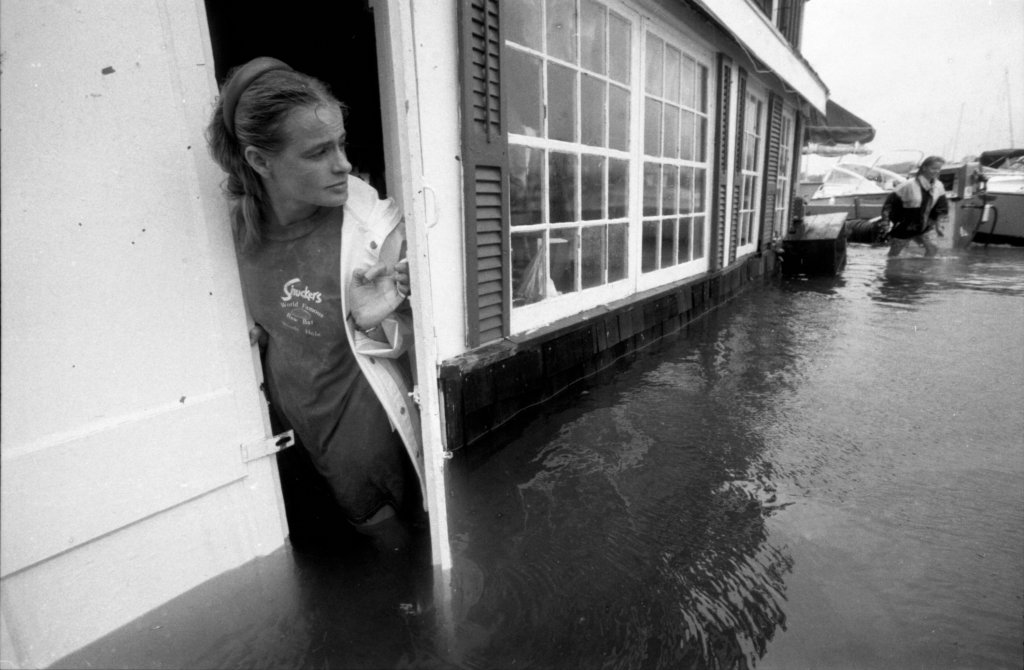 PHOTOS: Hurricane Bob Strikes Massachusetts in 1991 – NBC Boston