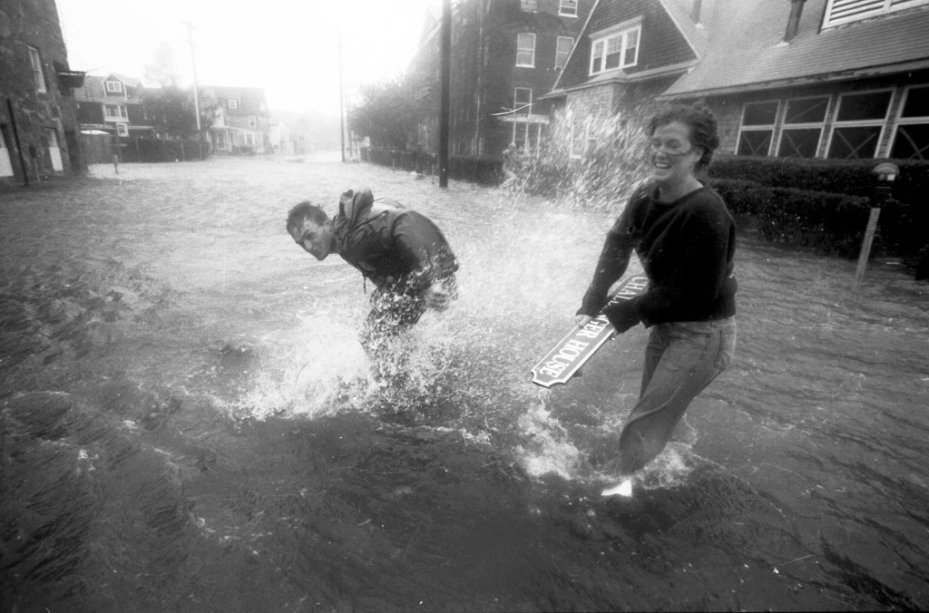 PHOTOS: Hurricane Bob Strikes Massachusetts in 1991 – NBC Boston