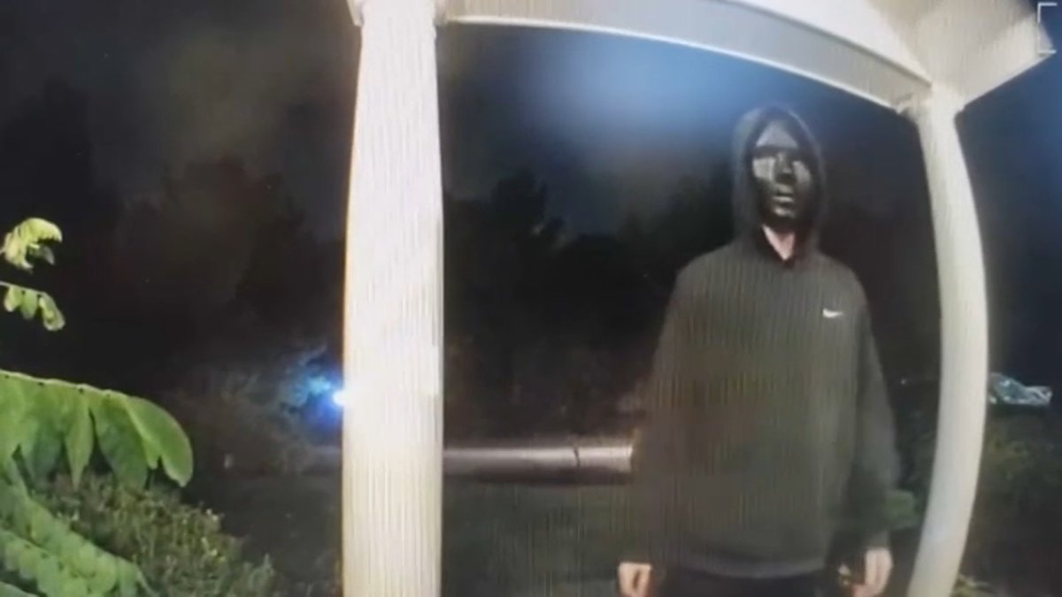 Halloween Candy Thief Caught on Camera in Sharon – NBC Boston
