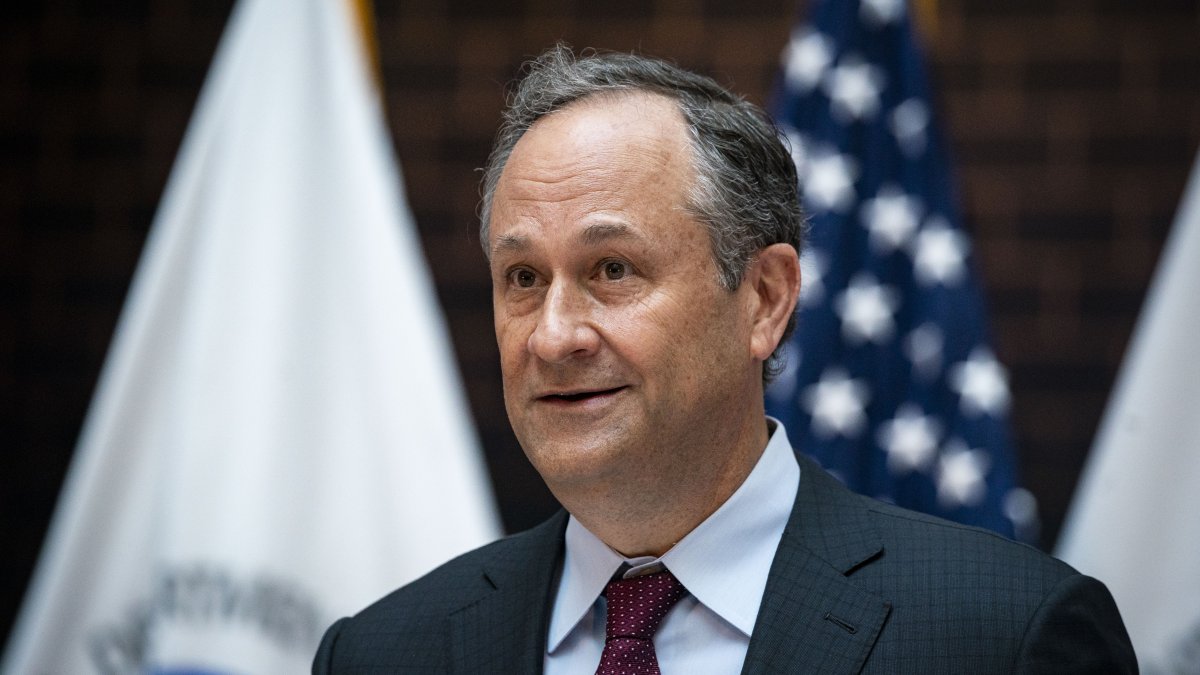 Doug Emhoff campaigning for Kamala Harris in Massachuetts – NBC Boston