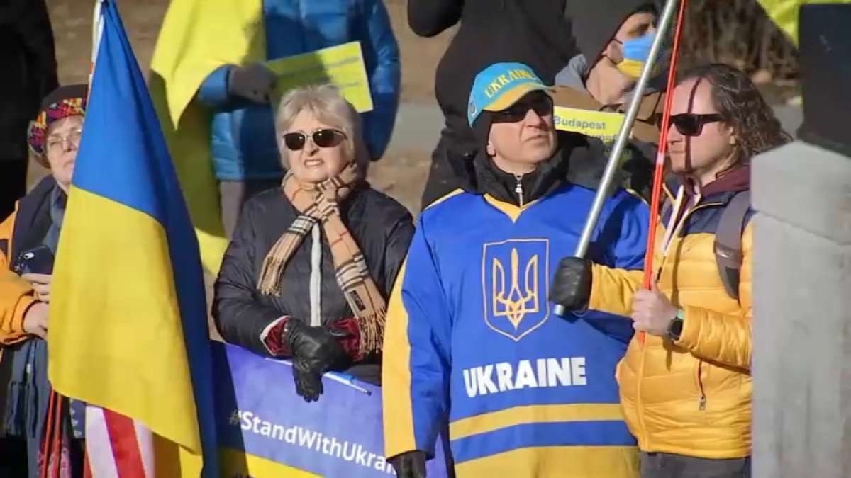 Protesters Gather in Boston to Support Ukraine – NBC Boston