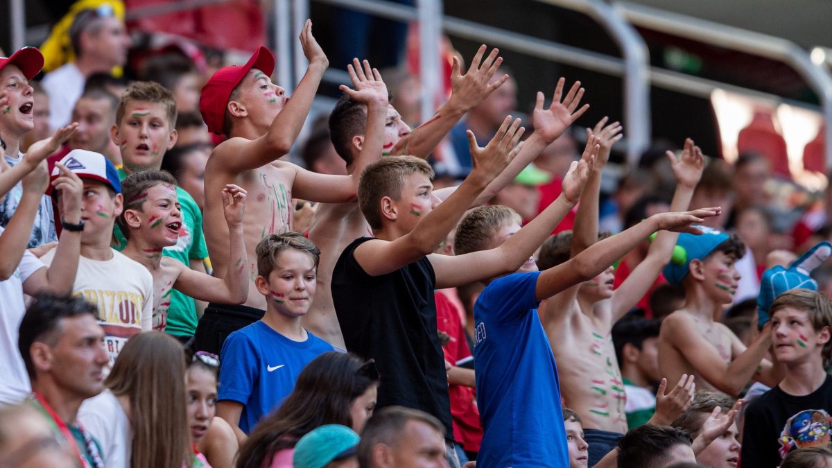 Soccer News: England Soccer Players Booed Taking a Knee at Hungary Game ...