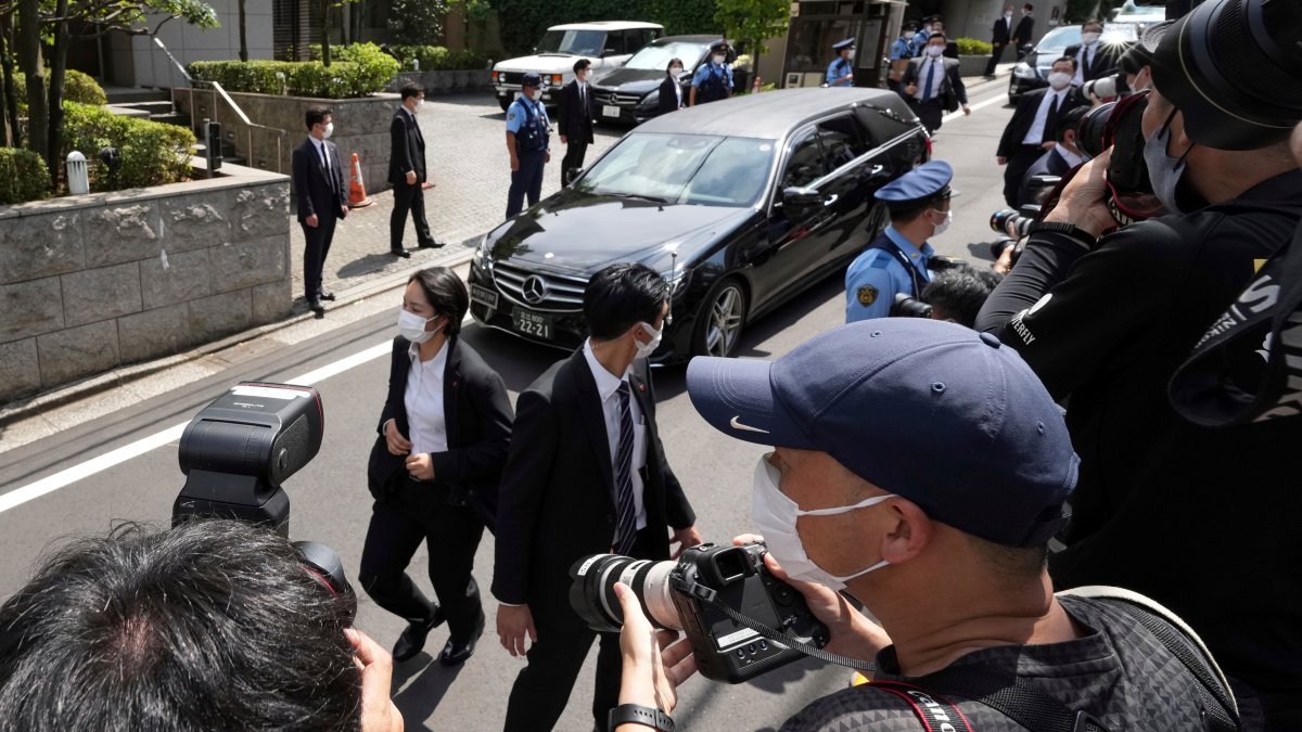 Abe’s Body Arrives in Tokyo as Country Mourns Ex-PM’s Death – NBC Boston