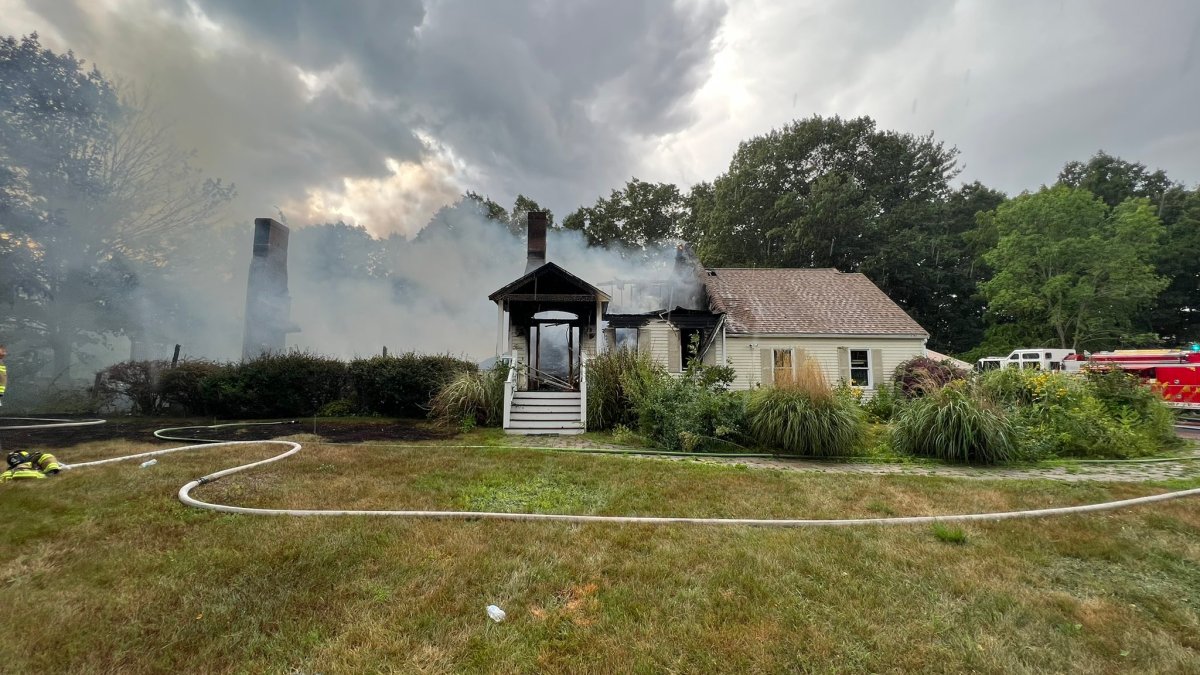 House Destroyed and Firefighters Injured in Merrimac, Mass. – NBC Boston