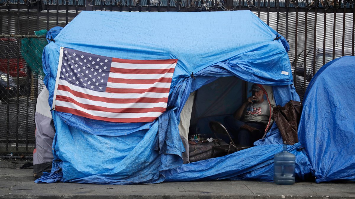 Homelessness Surging in Many US Cities Amid End of Pandemic Relief ...