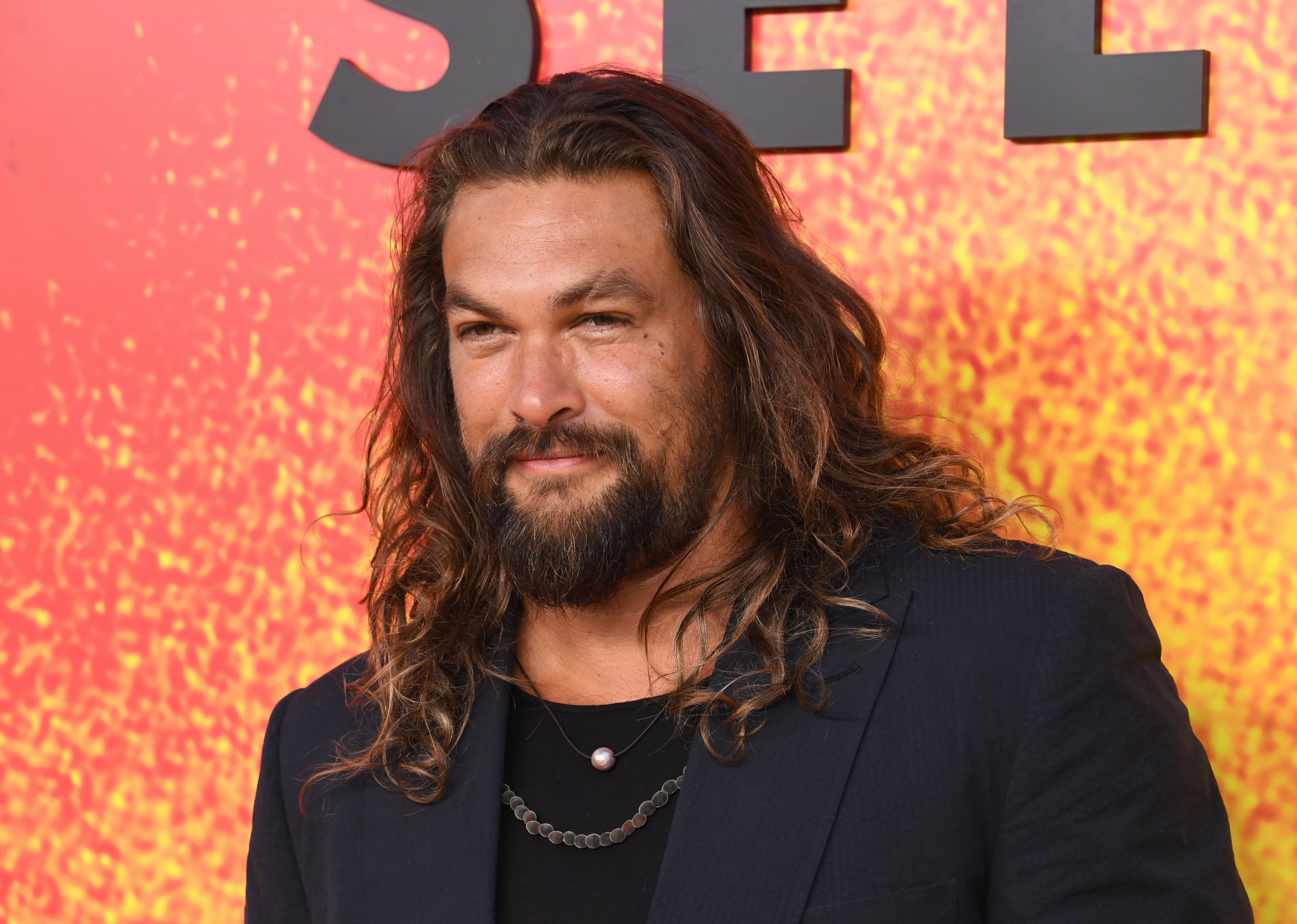 Jason Momoa Shaves Off His Hair to Raise Awareness for Eliminating ...