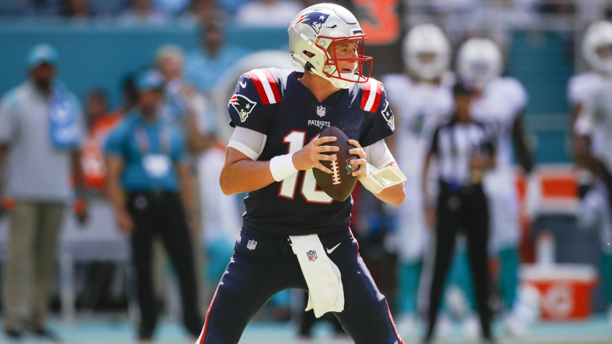 WATCH: Mac Jones Looks Spry as He Races Matt Patricia at Patriots ...