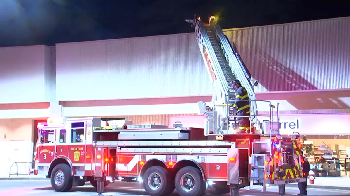 Fire at Frank Pepe Chestnut Hill Mall in Newton MA – NBC Boston