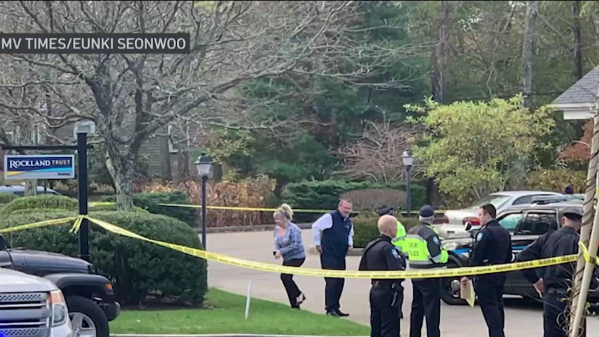 Marthas Vineyard Bank Robbers Still At Large Nbc Boston