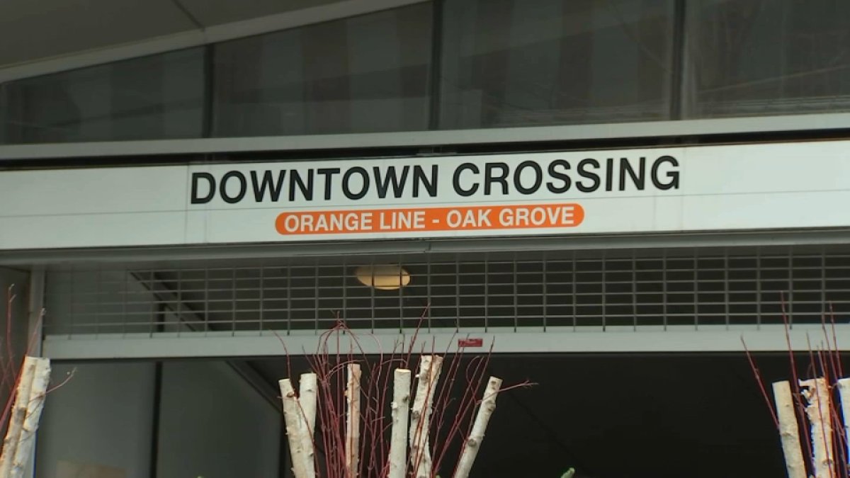 Downtown Crossing Stabbing Leaves Teen Hurt – NBC Boston