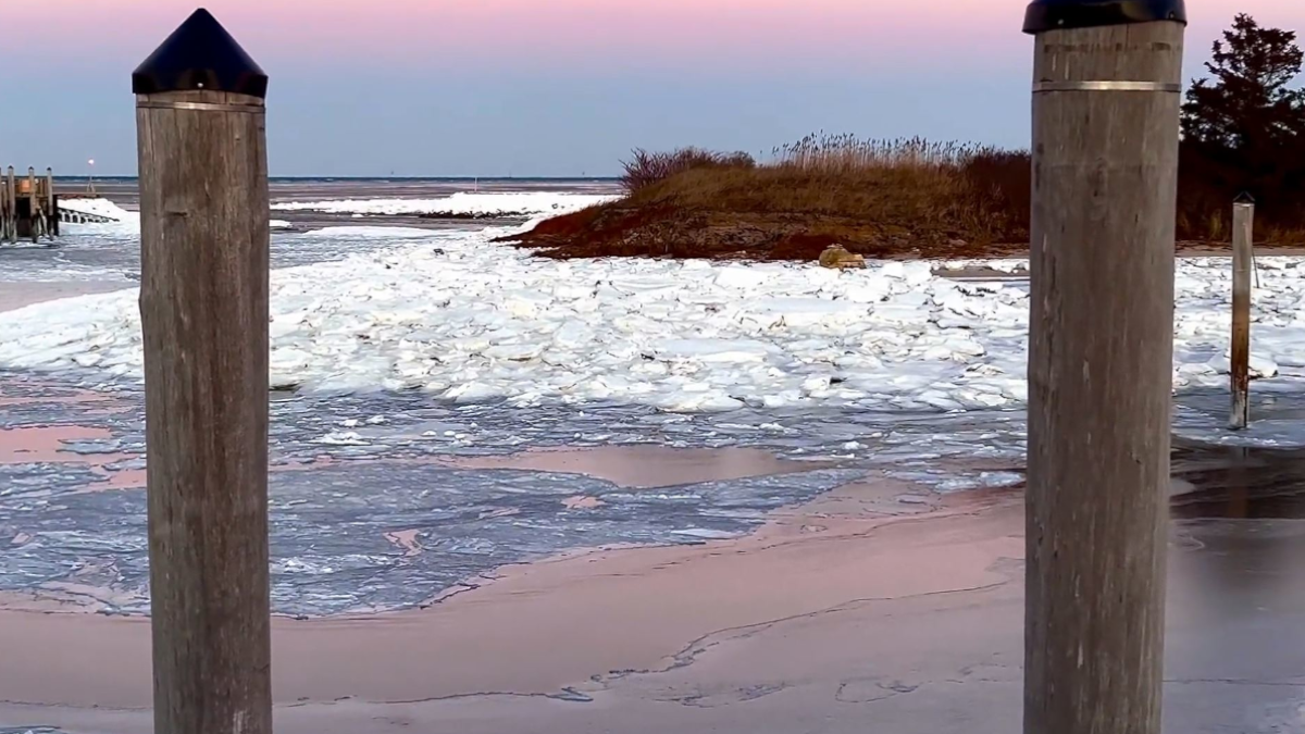 Mass. Cold Leaves Ocean Frozen Over – NBC Boston