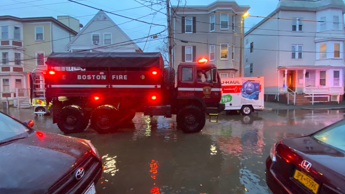 Water Main Break Floods JP at Heath Street: Boston Fire – NBC Boston