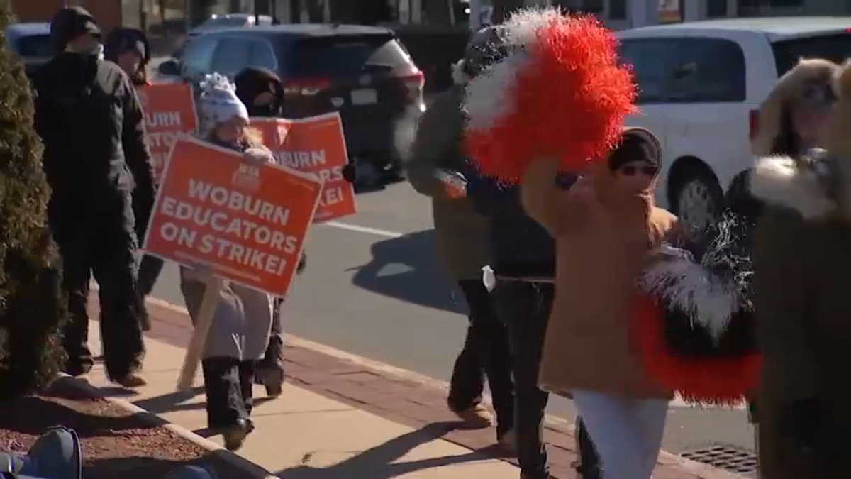 Woburn MA: School Opens Today After Week-Long Teacher Strike – NBC Boston