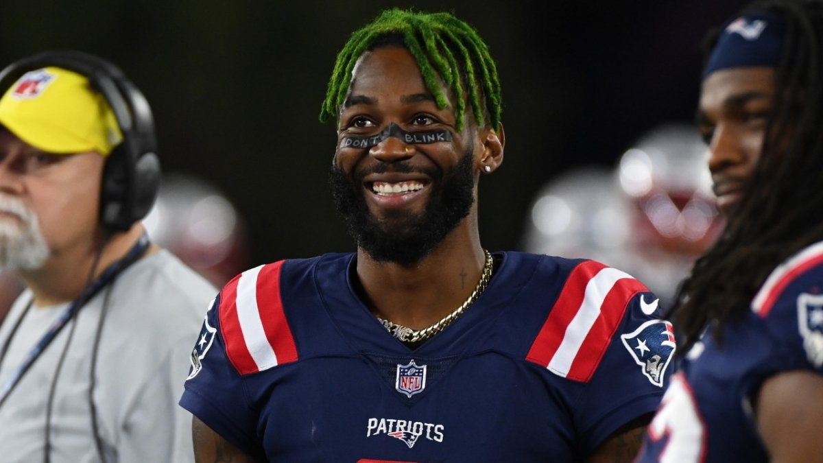 Report: Jalen Mills Staying With Patriots on Revised Contract ...