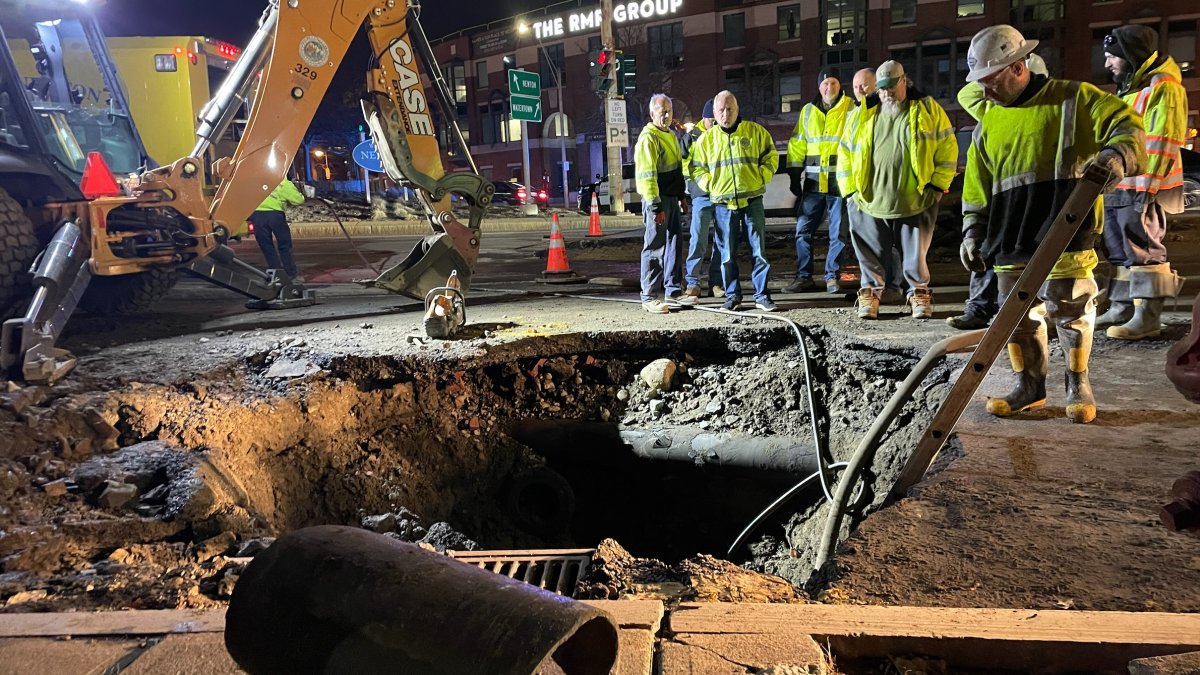 Mass. Pike Water Main Break in Newton – NBC Boston