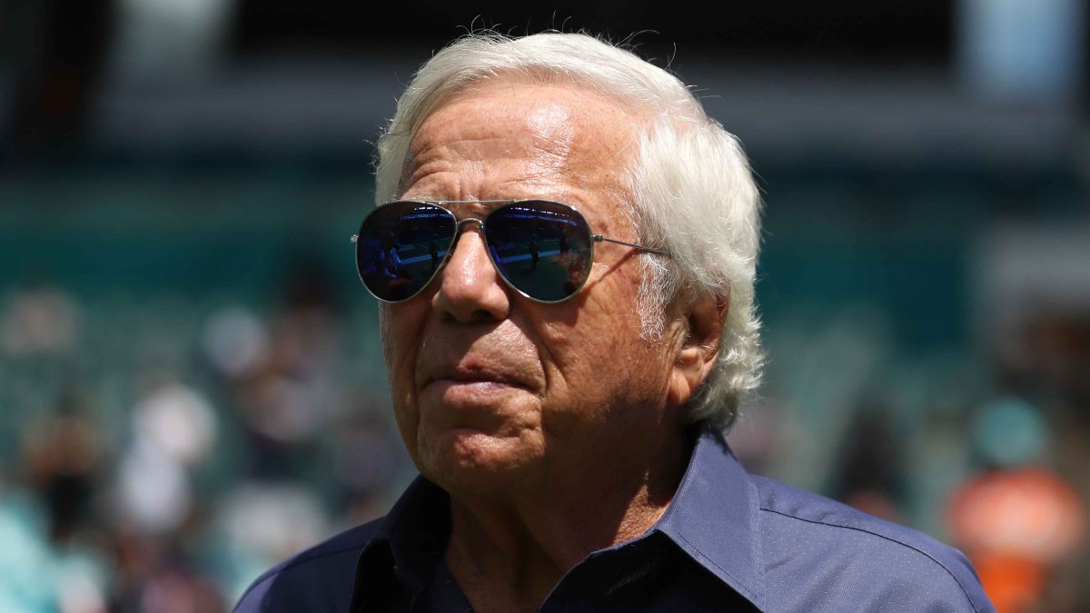 Robert Kraft convenes sports league leaders to fight against ...