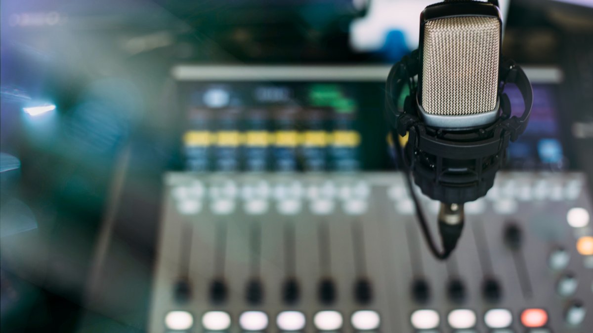 Chris Curtis Suspended by WEEI for Ethnic Slur – NBC Boston