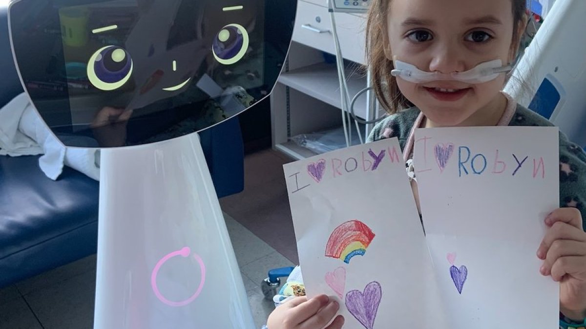 Meet Robin, UMass Memorial’s New Pediatric Robot – NBC Boston