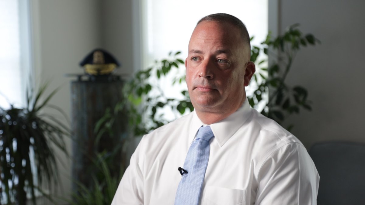 ‘They Took the Nuclear Option’: Ex-Police Chief Breaks Silence on FBI ...