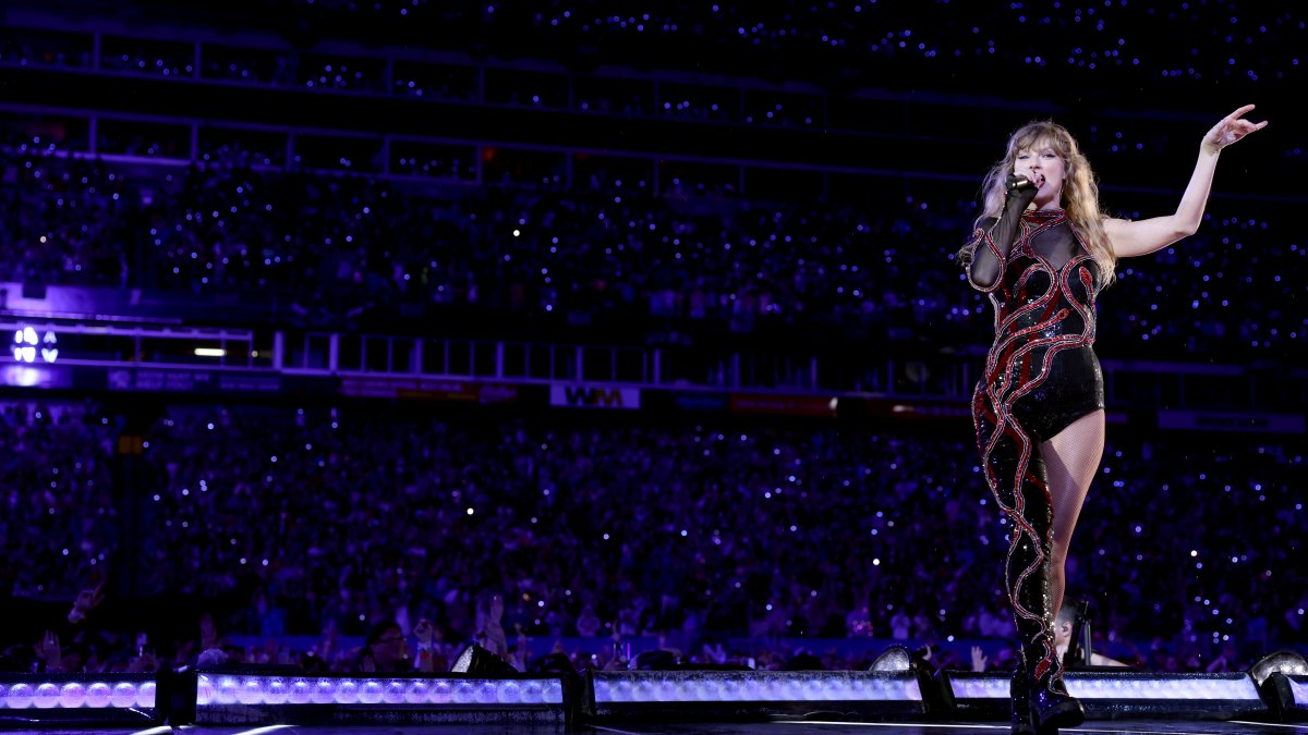 Taylor Swift Fans Getting Ready for Gillette Stadium Shows – NBC Boston