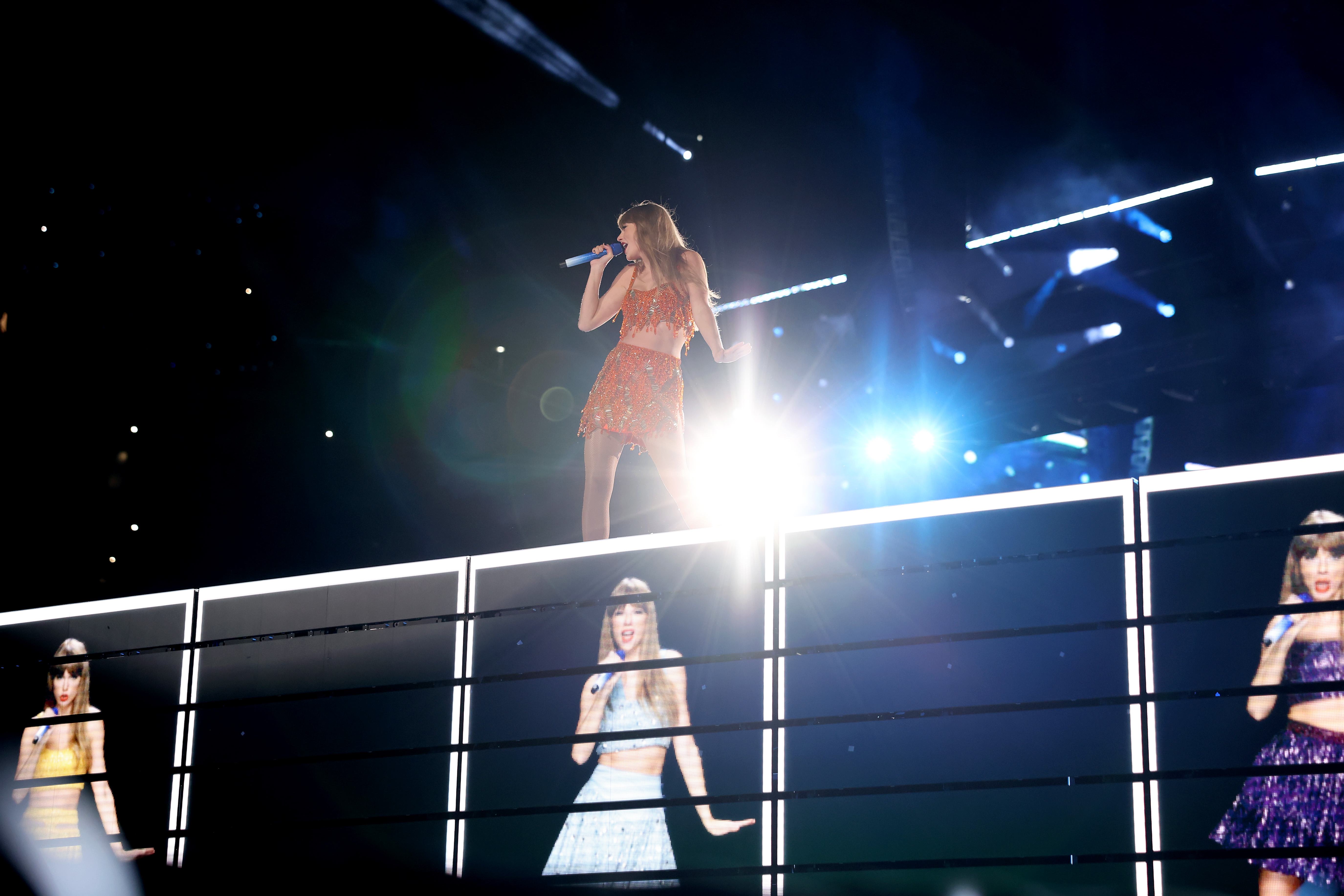 PHOTOS: Taylor Swift’s Gillette Stadium Outfits – NBC Boston