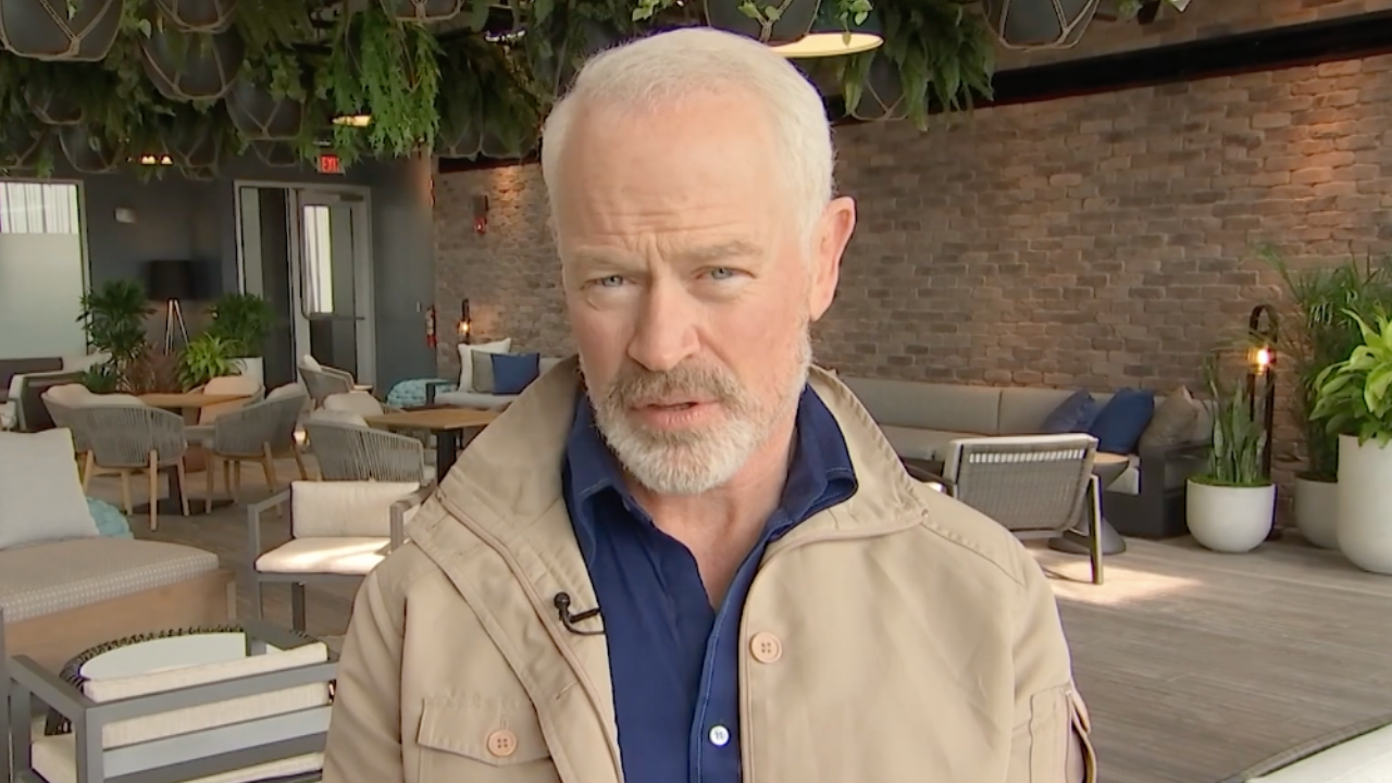 Neal Mcdonough Blikken Man Neal McDonough On Playing Ike In 'AHS: