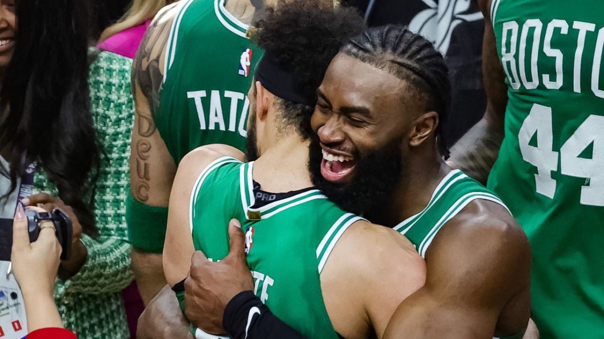 Derrick White Buzzer-Beater Reaction – NBC Boston
