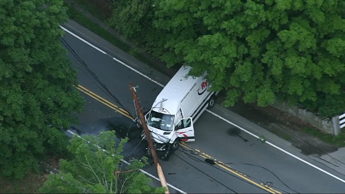 Wellesley MA crash today on Washington Street, wires down – NBC Boston