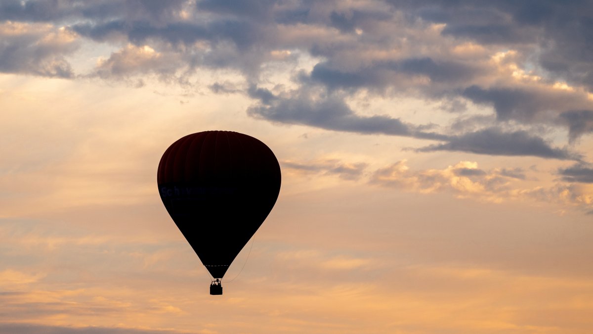 Recycled Percussion’s NH hot air balloon stunt postponed – NBC Boston