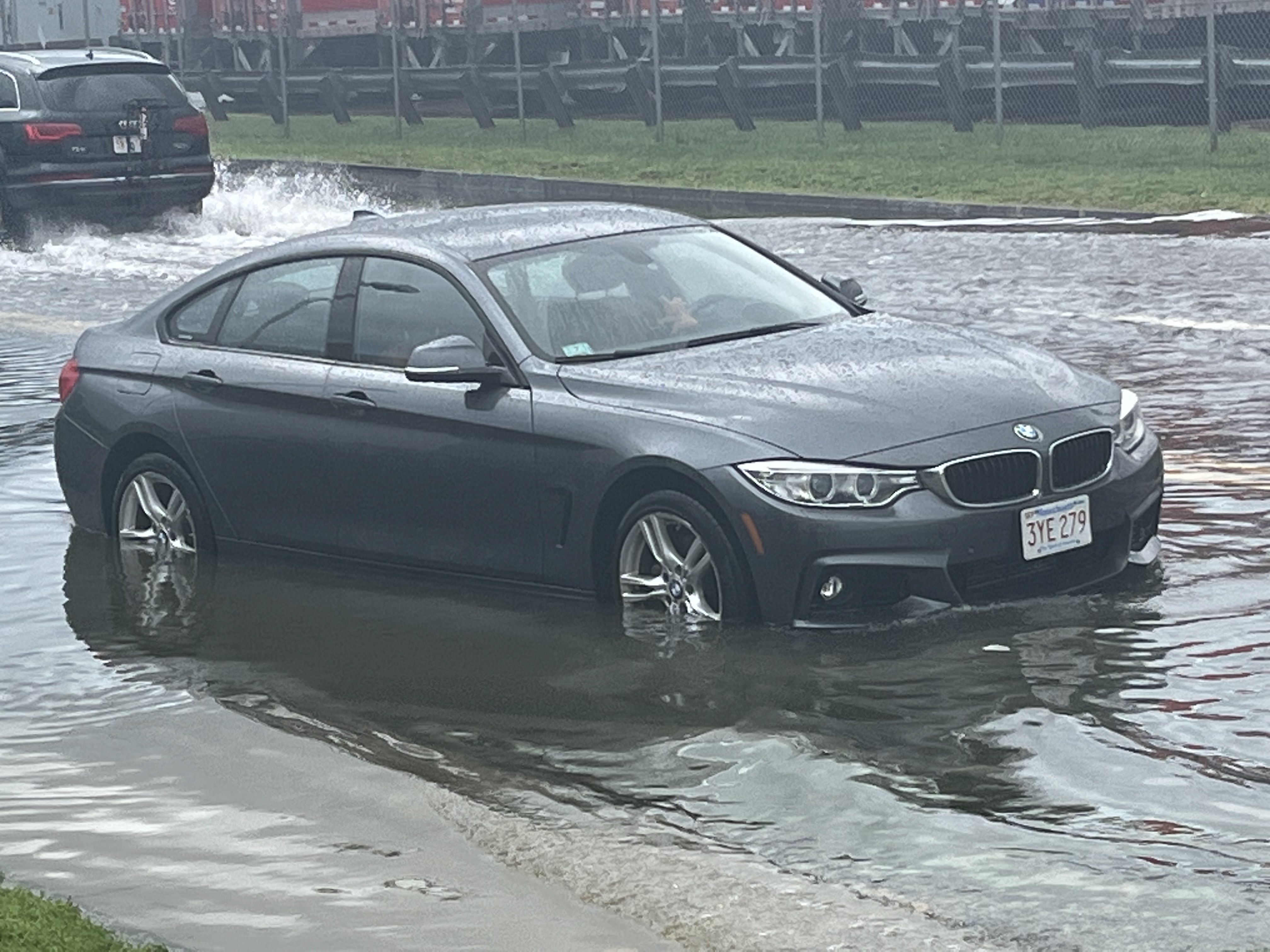 Flash flooding in Mass. leaves vehicles trapped – NBC Boston