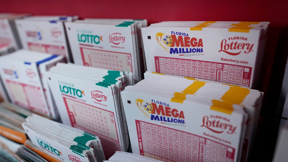 Winner of $1.6 billion Mega Millions jackpot claims prize in Florida ...
