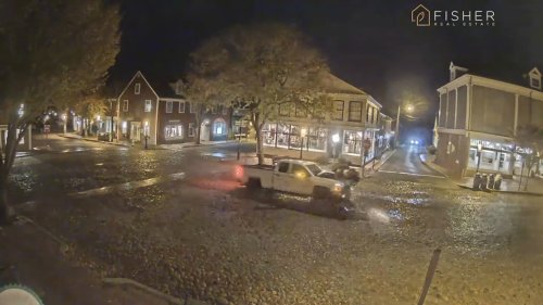 Nantucket fountain crash last night – NBC Boston