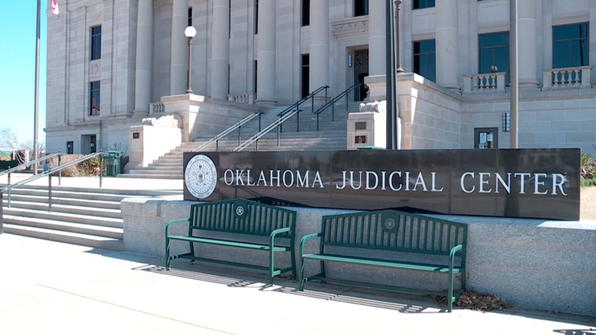 Lincoln County Judge Traci Soderstrom Faces Removal For Texting During
