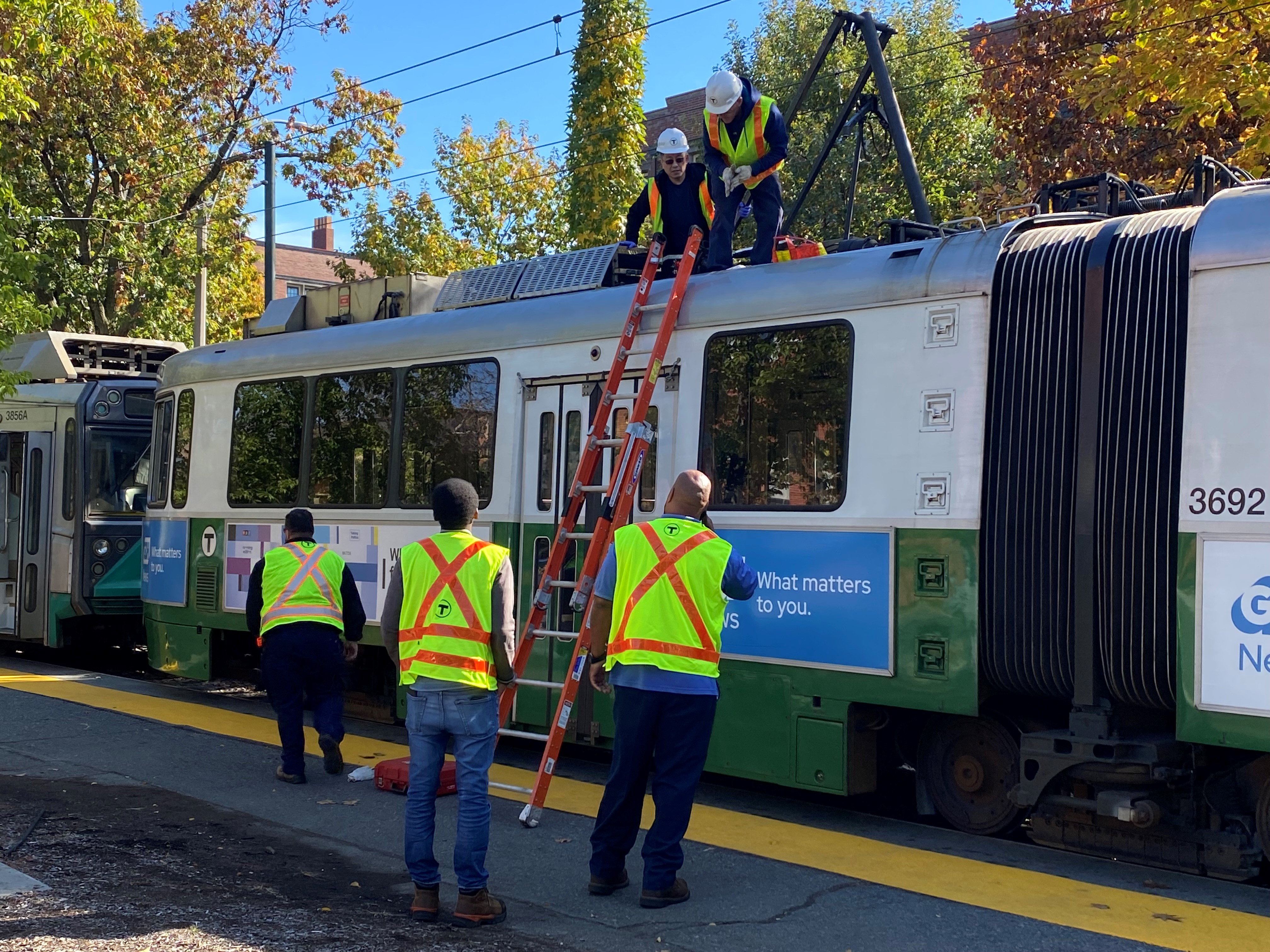 Disabled Green Line train brings in more MBTA shuttle buses – NBC Boston