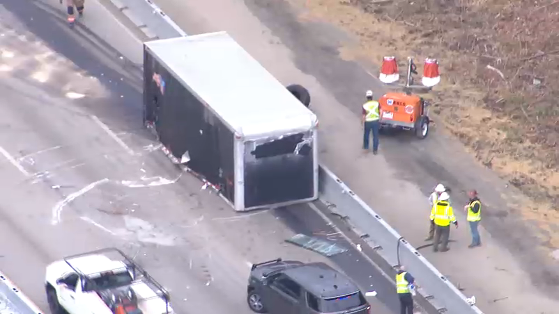 Tractor-trailer rollover on I-495 in Hopkinton, Mass. – NBC Boston