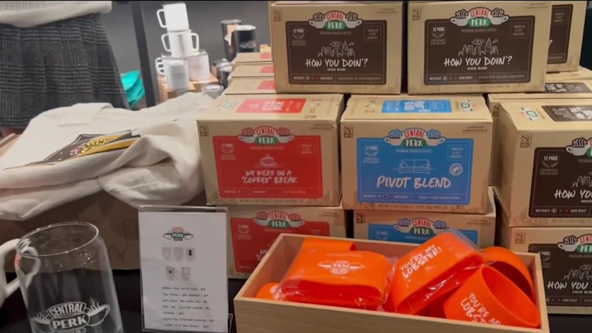 ‘Friends’ inspired Central Perk coffeehouse opens on Newbury Street in ...