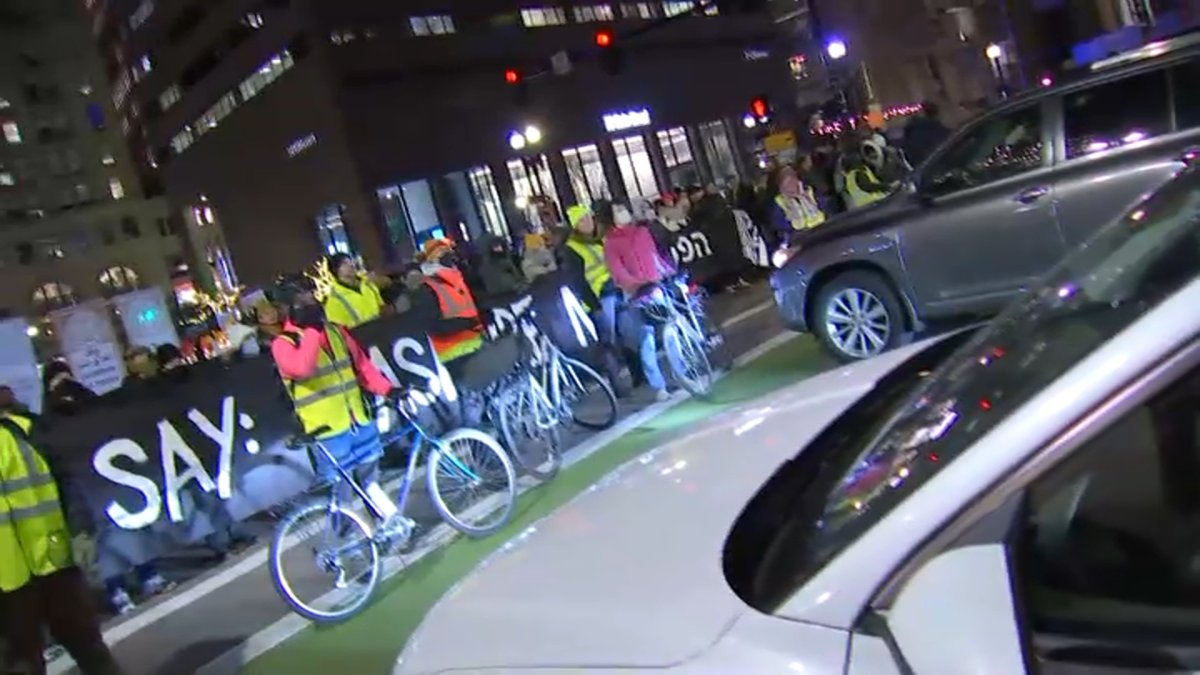 Busy Boston intersection blocked in protest for ceasefire in Middle ...