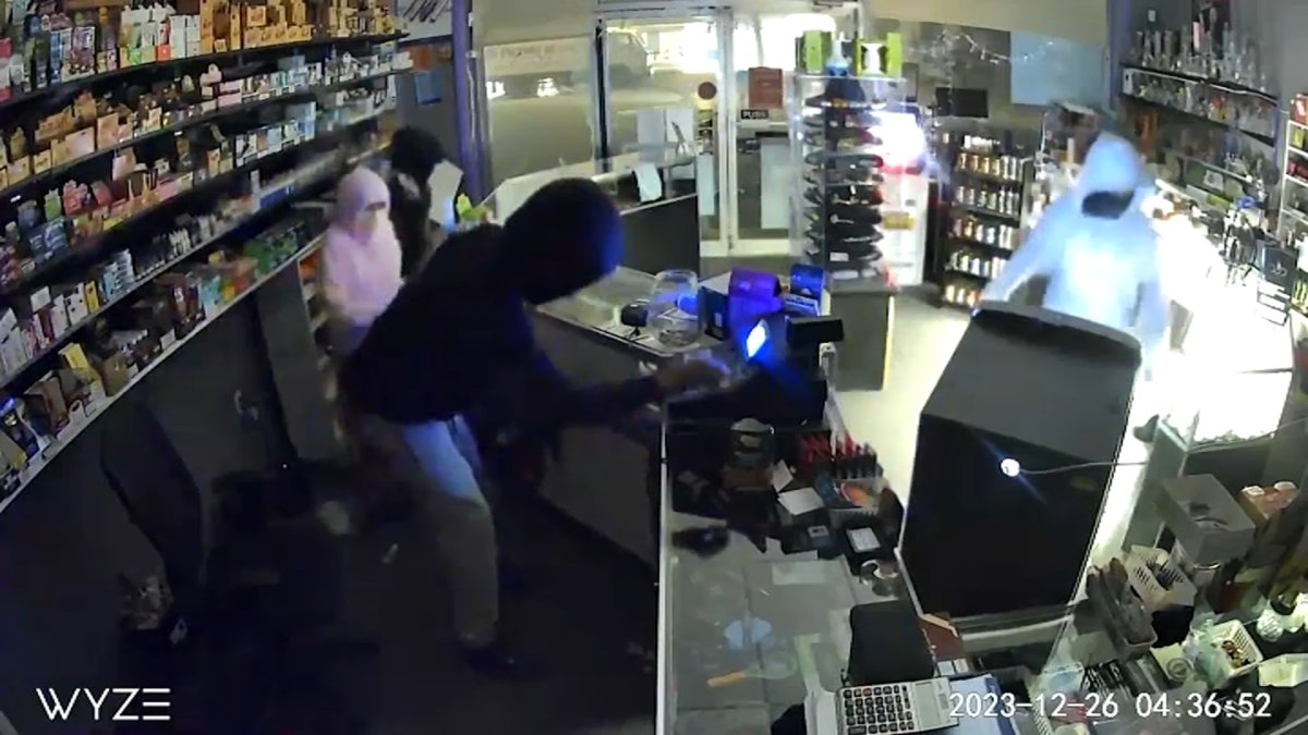 Framingham, Mass. vape shop break-in – NBC Boston