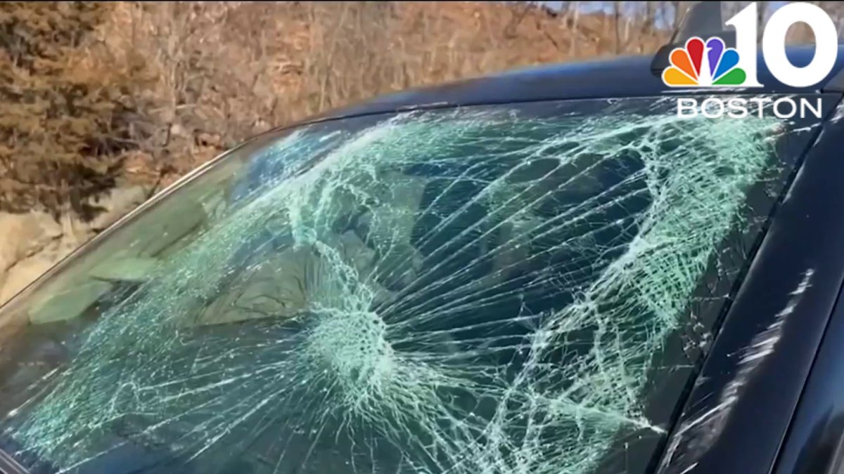 Driver avoids disaster after canoe hits windshield on I-95 – NBC Boston