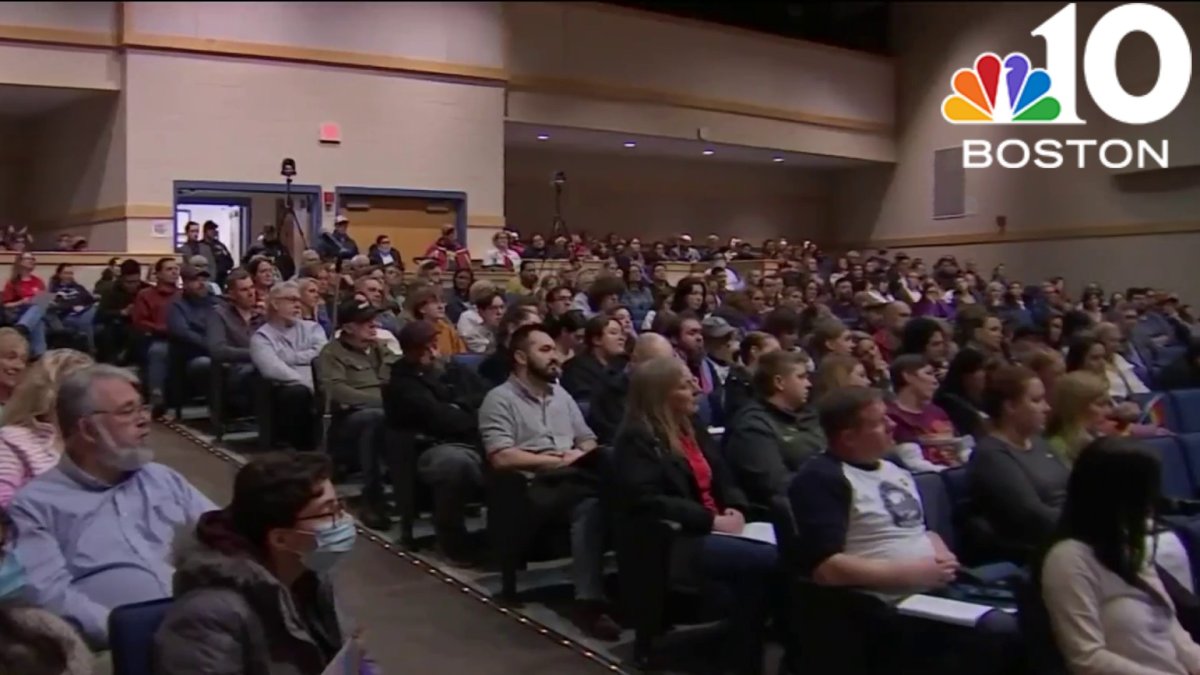 Pembroke residents debate proposal to bar social and political views in ...