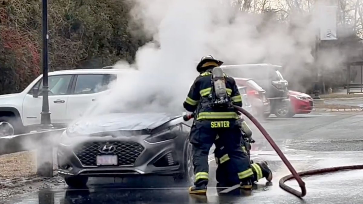 Mass Bay Community College Wellesley Car Fire – NBC Boston
